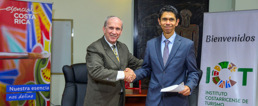 ICT y MOPT firman convenio para la producción de 2000 señales de ...